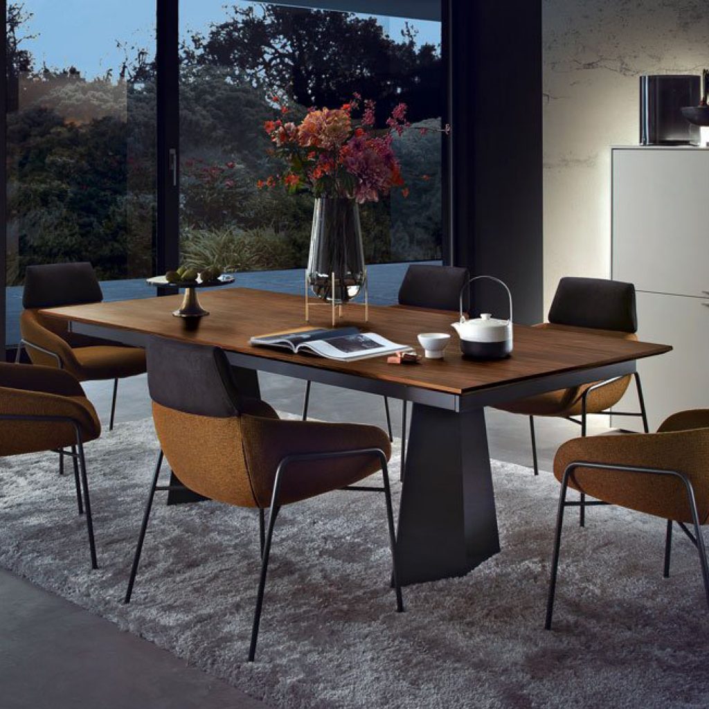 Venjakob Chic Dining Table | Abitare UK